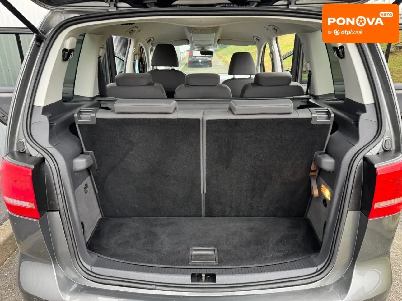 Ponova by OTP Bank - Volkswagen Touran, 2011 р., Бензин, 225 тис. км ...